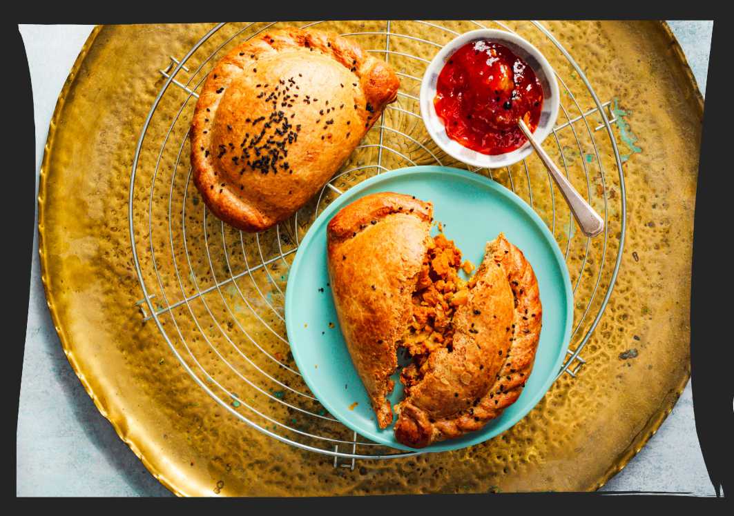 Box of Ruby Murray Veggie Curry Pasties – Chunk of Devon